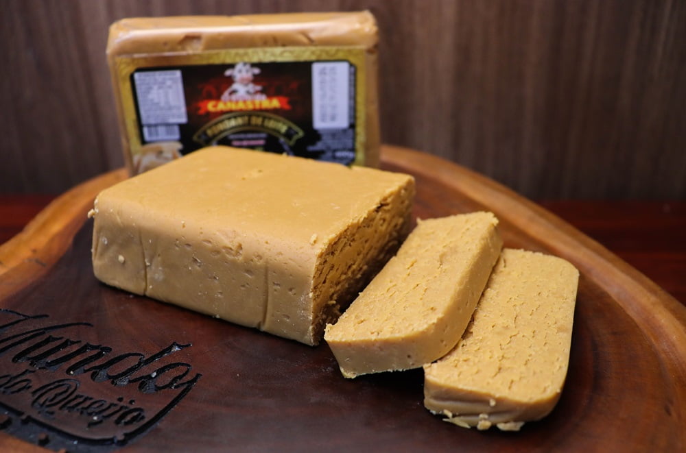 DOCE DE LEITE CASEIRO EM BARRA MUNDO DO QUEIJO 400 G