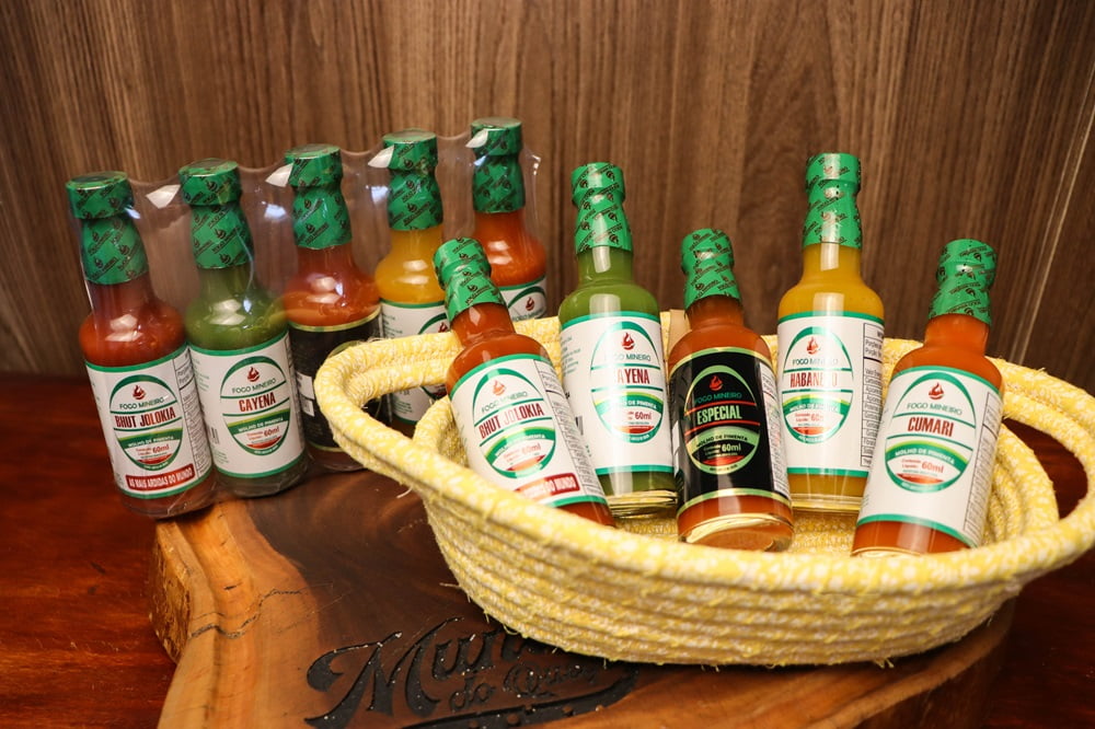 KIT PARA PRESENTE COM 5 MOLHOS DE PIMENTA