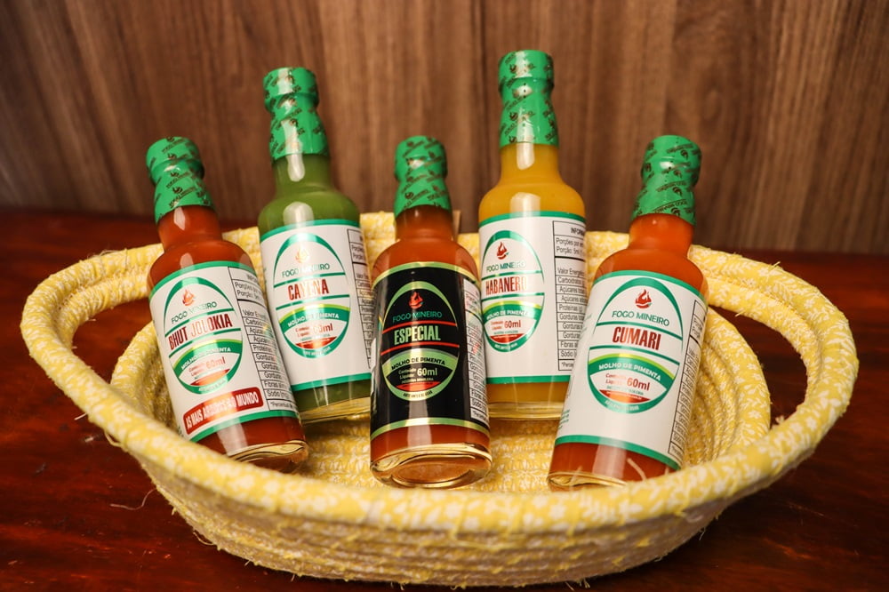 KIT PARA PRESENTE COM 5 MOLHOS DE PIMENTA
