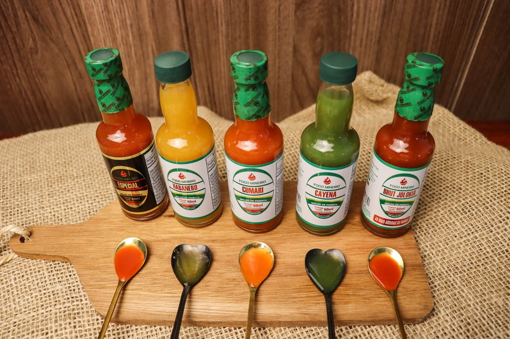 KIT PARA PRESENTE COM 5 MOLHOS DE PIMENTA