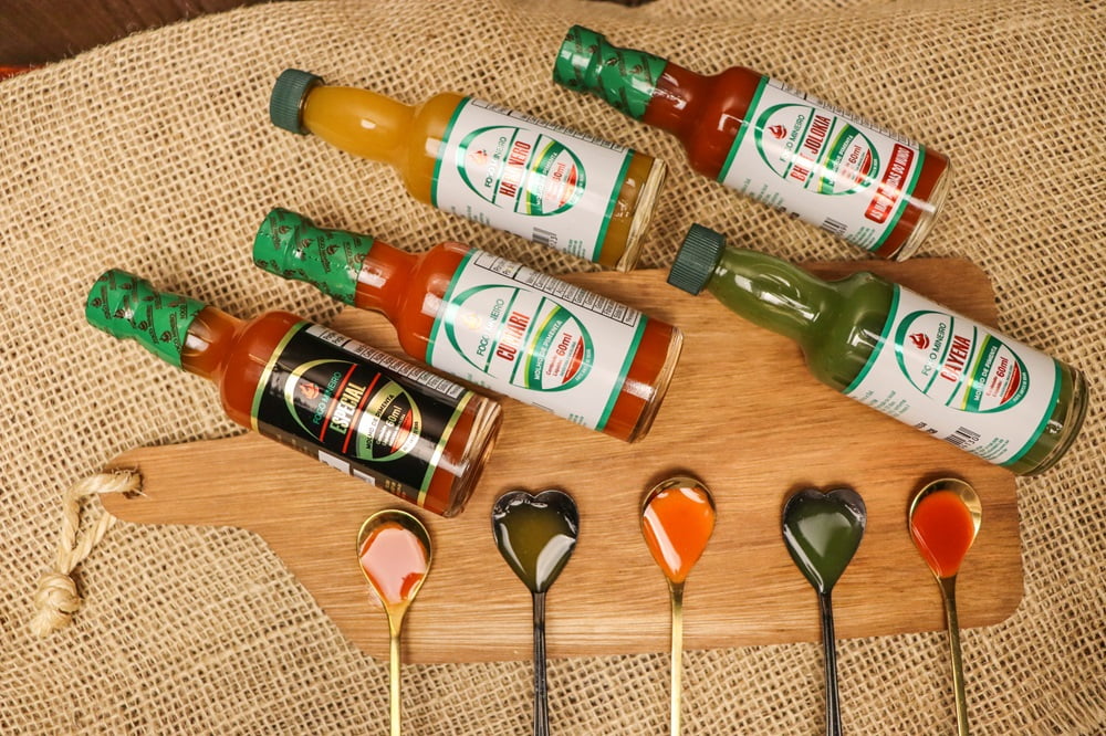 KIT PARA PRESENTE COM 5 MOLHOS DE PIMENTA