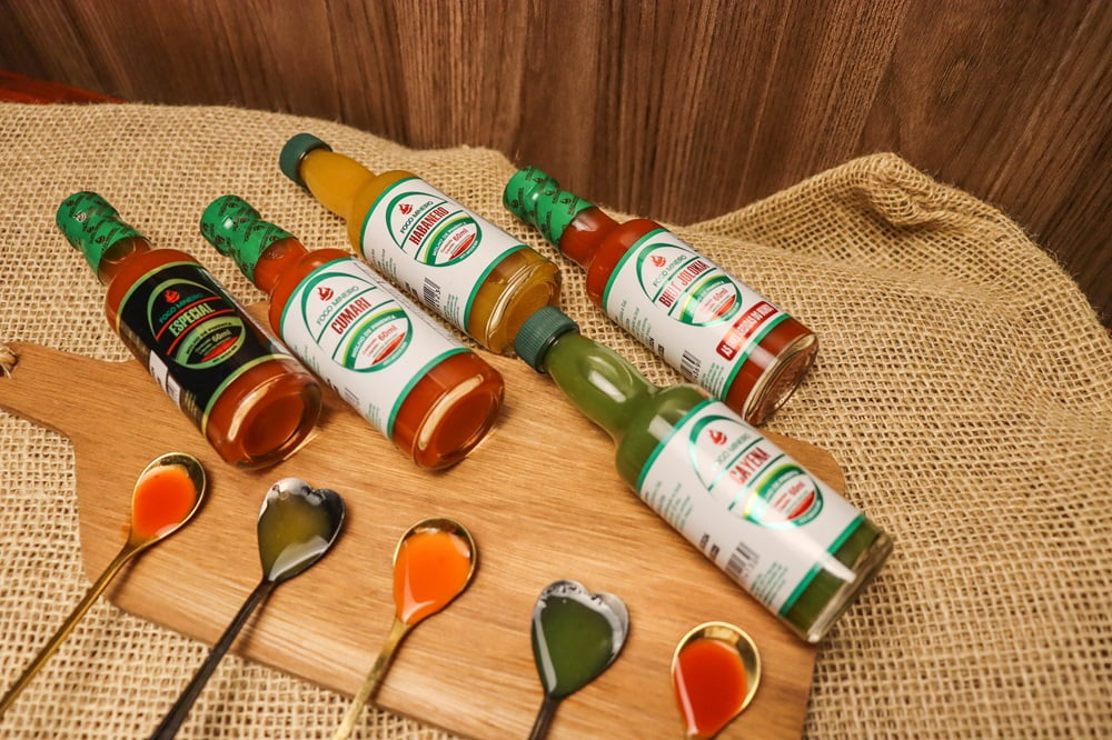 KIT PARA PRESENTE COM 5 MOLHOS DE PIMENTA