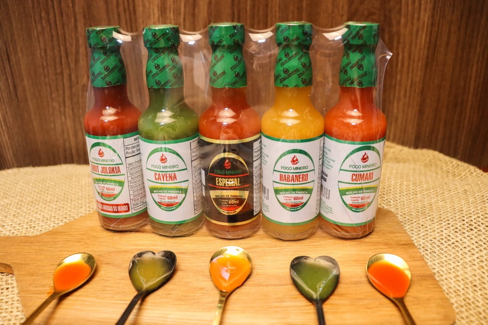 KIT PARA PRESENTE COM 5 MOLHOS DE PIMENTA