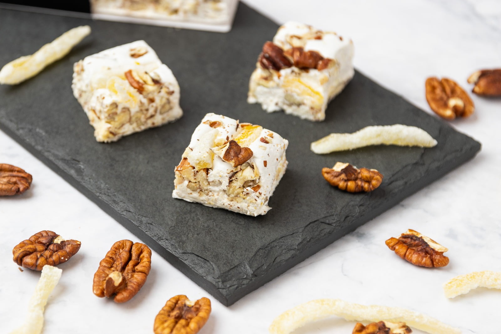 TORRONE DE LIMÃO SICILIANO E NOZ PECAN